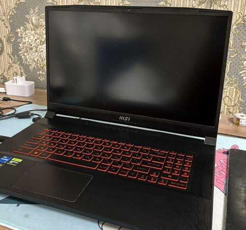 Ноутбук MSI GF76 Katana 11UC-895XRU