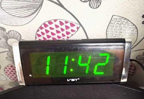 Часы - будильник электронные настольные