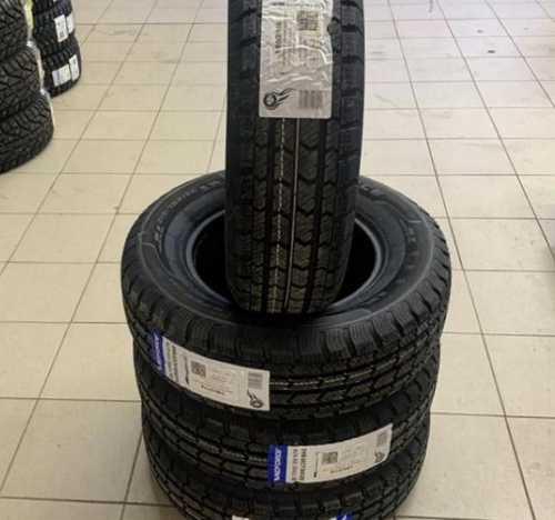 Windforce Snowblazer Max 215/70 R15 109R