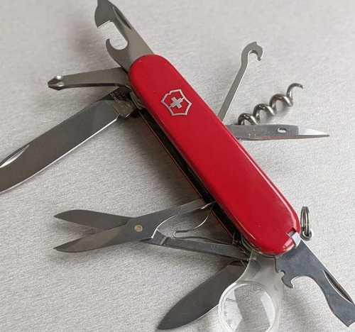 Нож складной Victorinox Explorer red Швейцария