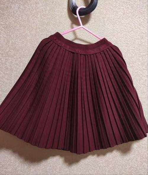 Продаётся бордовая юбка (школьная форма)