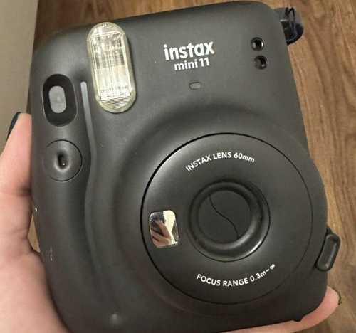 Фотоаппарат с моментальной печатью instax mini 11