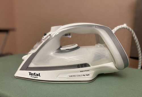 Поврежденный Утюг Tefal Puregliss FV8043E0 белый