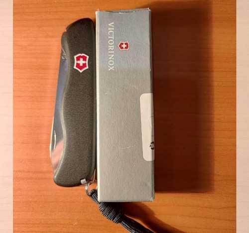 Нож Victorinox Sentinel