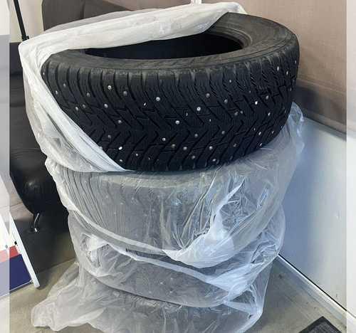 Nokian Tyres Hakkapeliitta 8 SUV 265/60 R18