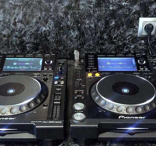 Проигрыватели Pioneer CDJ 2000 nexus