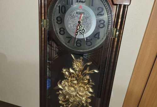 Часы настенные с вертушкой