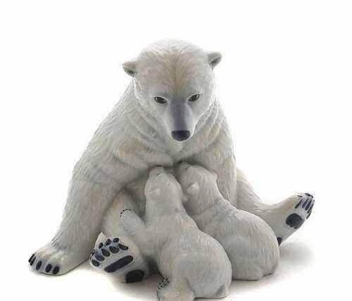 Фарфоровая фигура Белые медведи. Royal Copenhagen