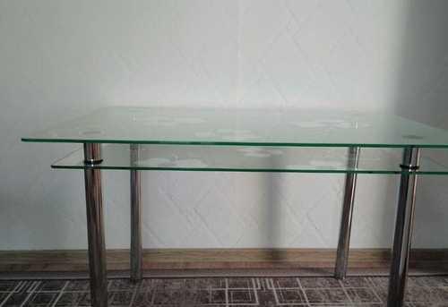 Кухонный стол бу стеклянный 5500