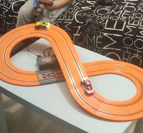 Игровой набор Hot Wheels Гоночная трасса с пультом