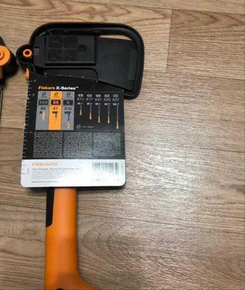 Топор fiskars x7