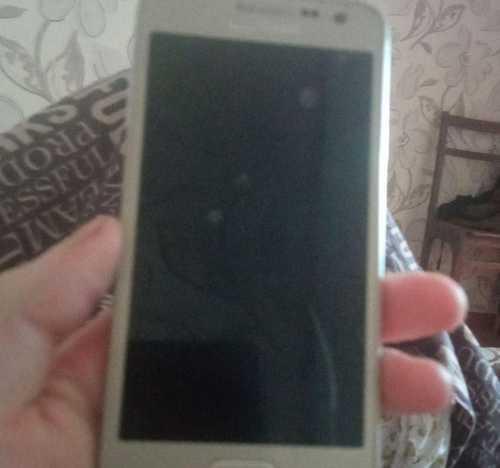 Samsung Galaxy A3 SM-A300F, 16 ГБ