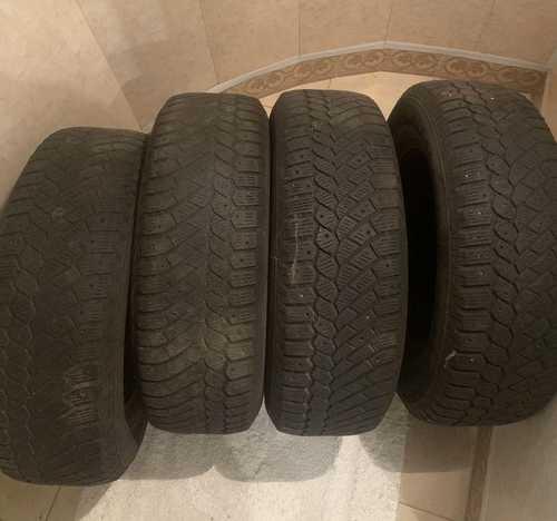 Continental ContiIceContact 4x4 215/70 R16