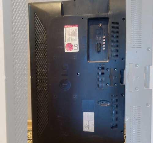 Продам битый LG 32CS465-ZA