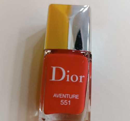 Лак для ногтей Dior nail 551