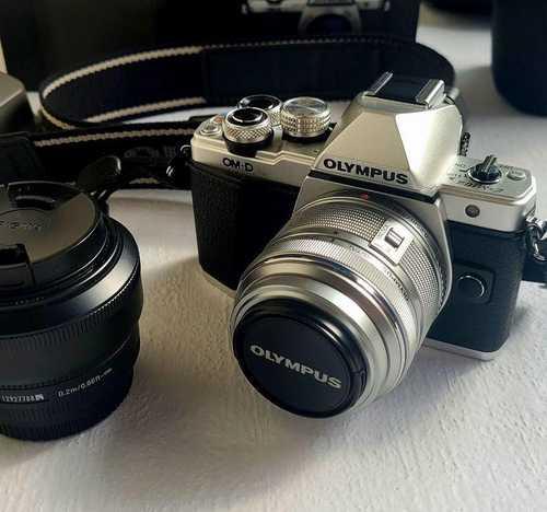 Olympus OM-D E-M10 Mark II Kit + Sigma DN 19mm
