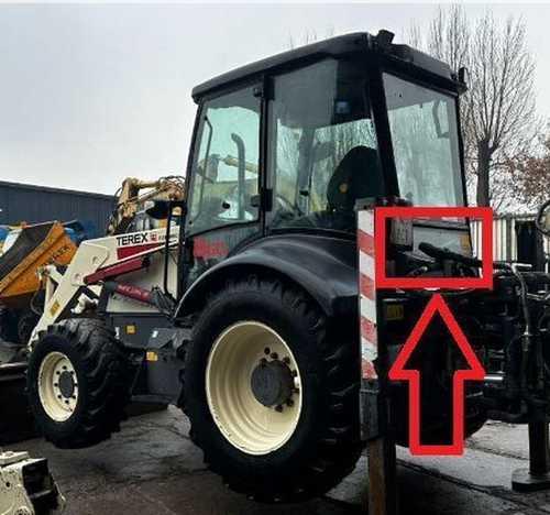 Стекло заднее нижнее (закалённое) Terex 820