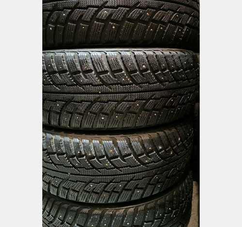 Kumho I'Zen RV Stud KC16 225/60 R17