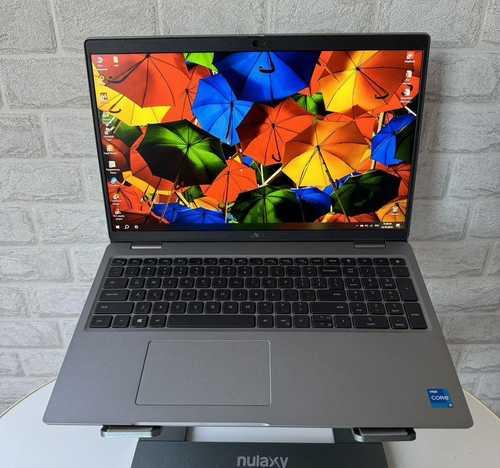 Dell Latitude 5520 i5-1145G7/16/512/Intel Iris