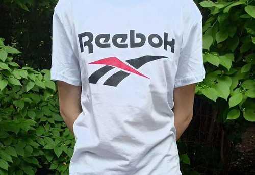 Белая футболка Reebok