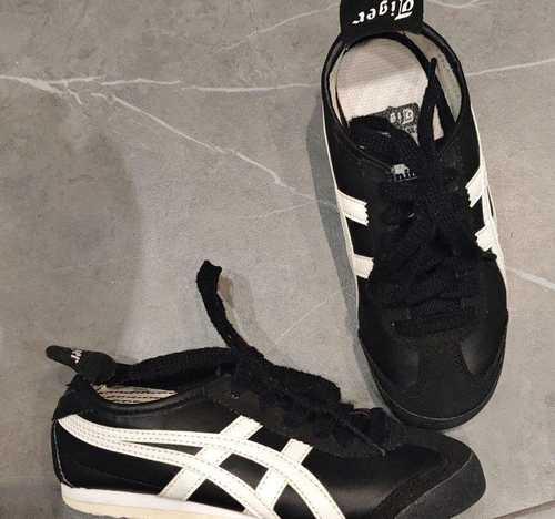 Кроссовки onitsuka tiger EU 30 (18,5 стелька)