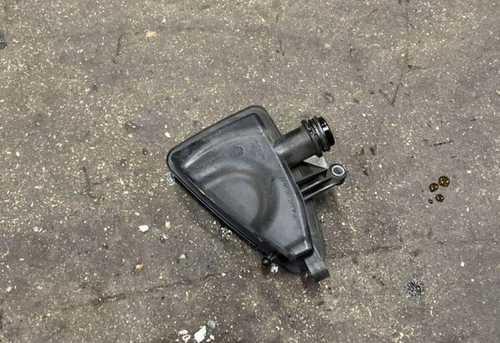 Сапун впускного коллектора Jeep Grand Cherokee 3 w