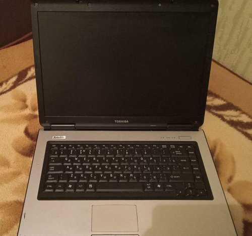 Ноутбук Toshiba Satellite L40 (зарядник утерян)