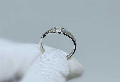 Золотое кольцо с бриллиантом 16,5