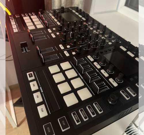 Native Instrumеnts Traktor Кontrol S8