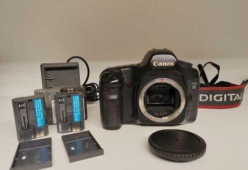 Canon 5D без объектива, зарядка, батарейки