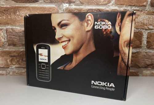 Старая коробка от ретро телефона Nokia 6080