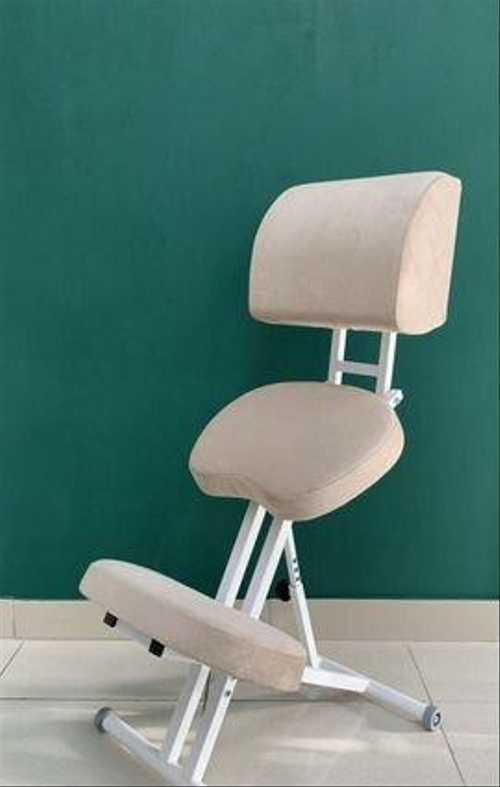 Коленный стул со спинкой (беж+белый)
