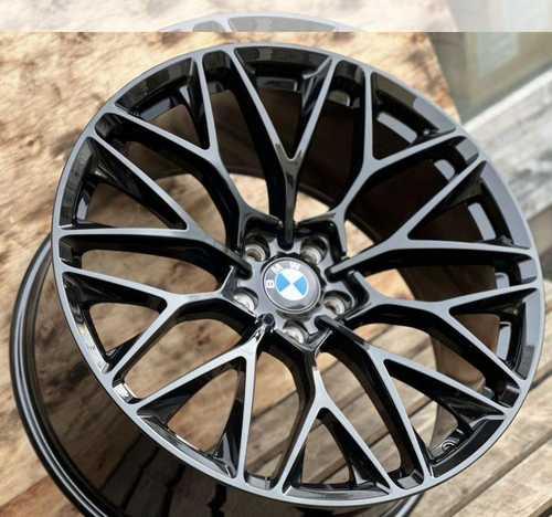 Диски кованые R22 BMW XM HRE