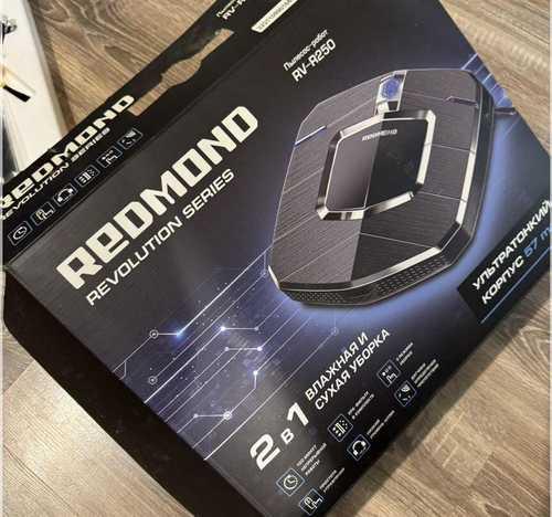 Продам робот-пылесос Redmond RV-R250