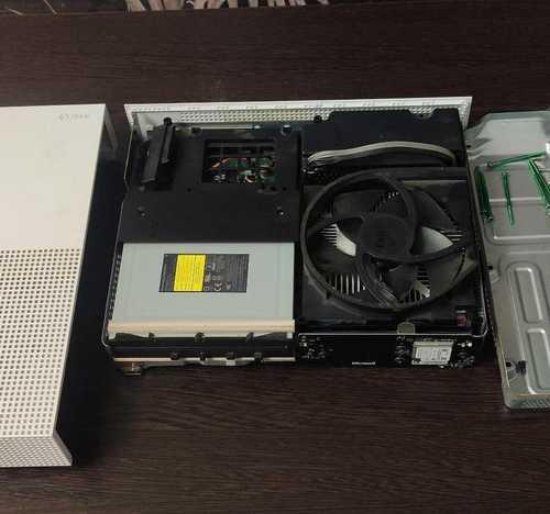 Xbox One s на запчасти