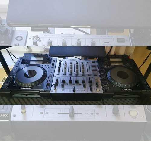 Pioneer CDJ 900   Pioneer DJM 600