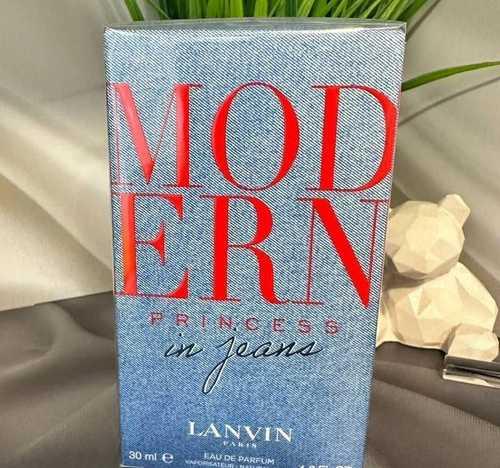 Lanvin Modern Princess in jeans