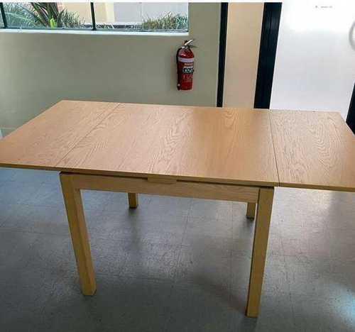 Обеденный стол IKEA Bjursta