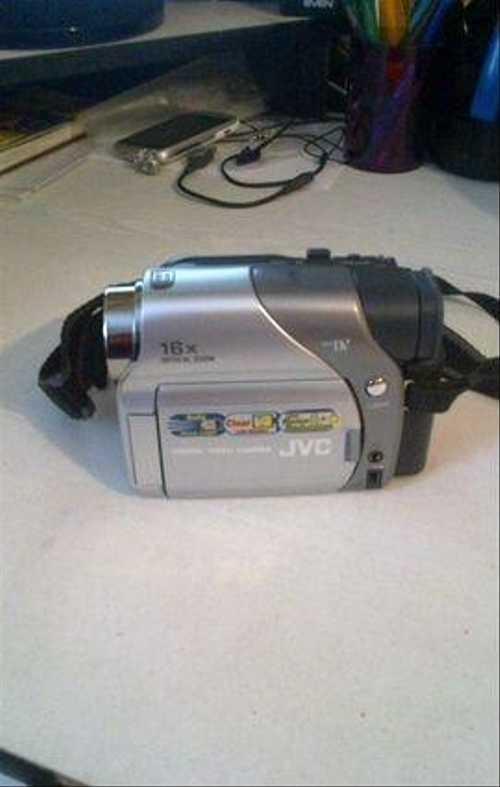 Видеокамара JVC