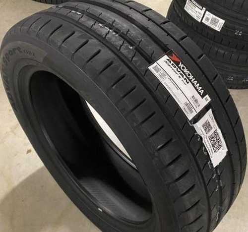 Yokohama Advan Sport V107D 325/35 R22