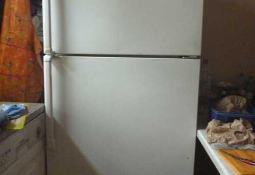 Продам неисправный холодильник Whirpool