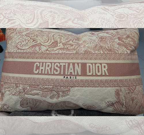 Подушки Christian Dior