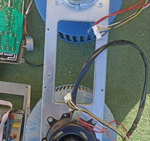 Электродвигатели 220-240v и запчасти для моб.Конд