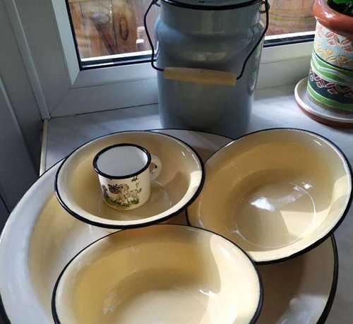 Набор эмалированной посуды времён СССР