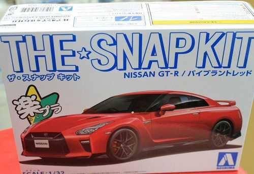 05825 Nissan GT-R (Vibrant Red) 1:32 Aoshima