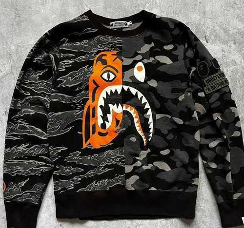 Свитшот bape x Undefeated