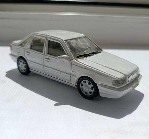 AHC Doorkey Volvo 440 1/43 special made for volvo