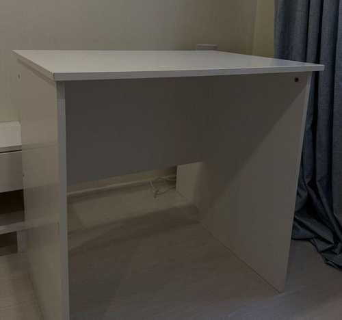 Компьютерный стол IKEA