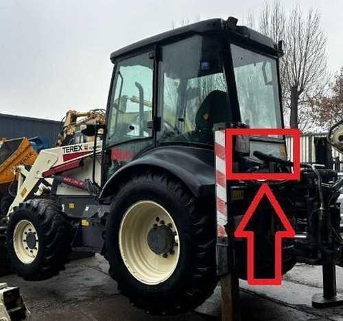 Стекло заднее нижнее (закалённое) Terex 820