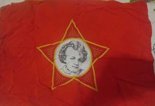 Комплект коллекционных вещей СССР: флаг, игрушки